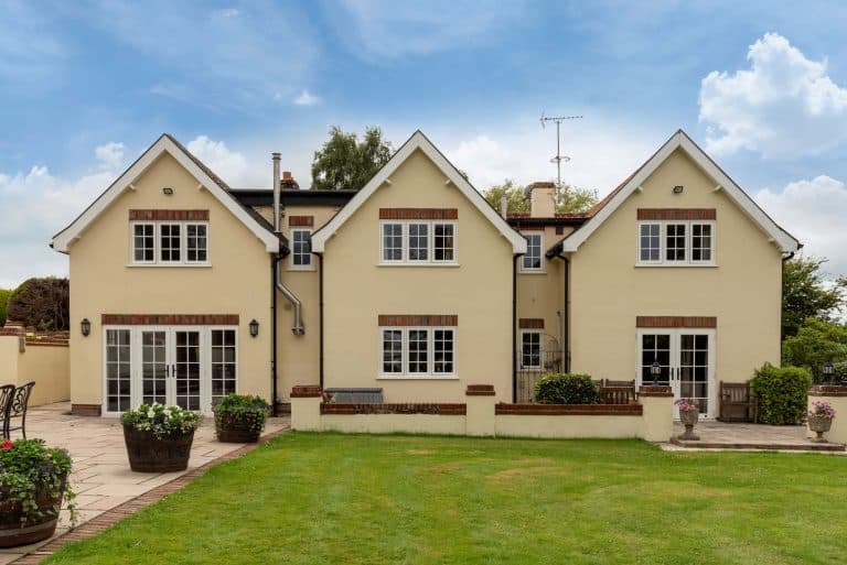 Gorgeous timber clad annexe built incorporating thermally efficient ...