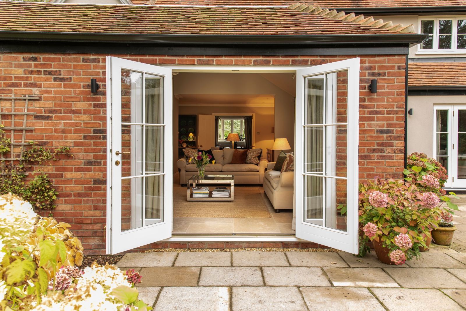 Timber windows & doors transform this beautiful 1950s home